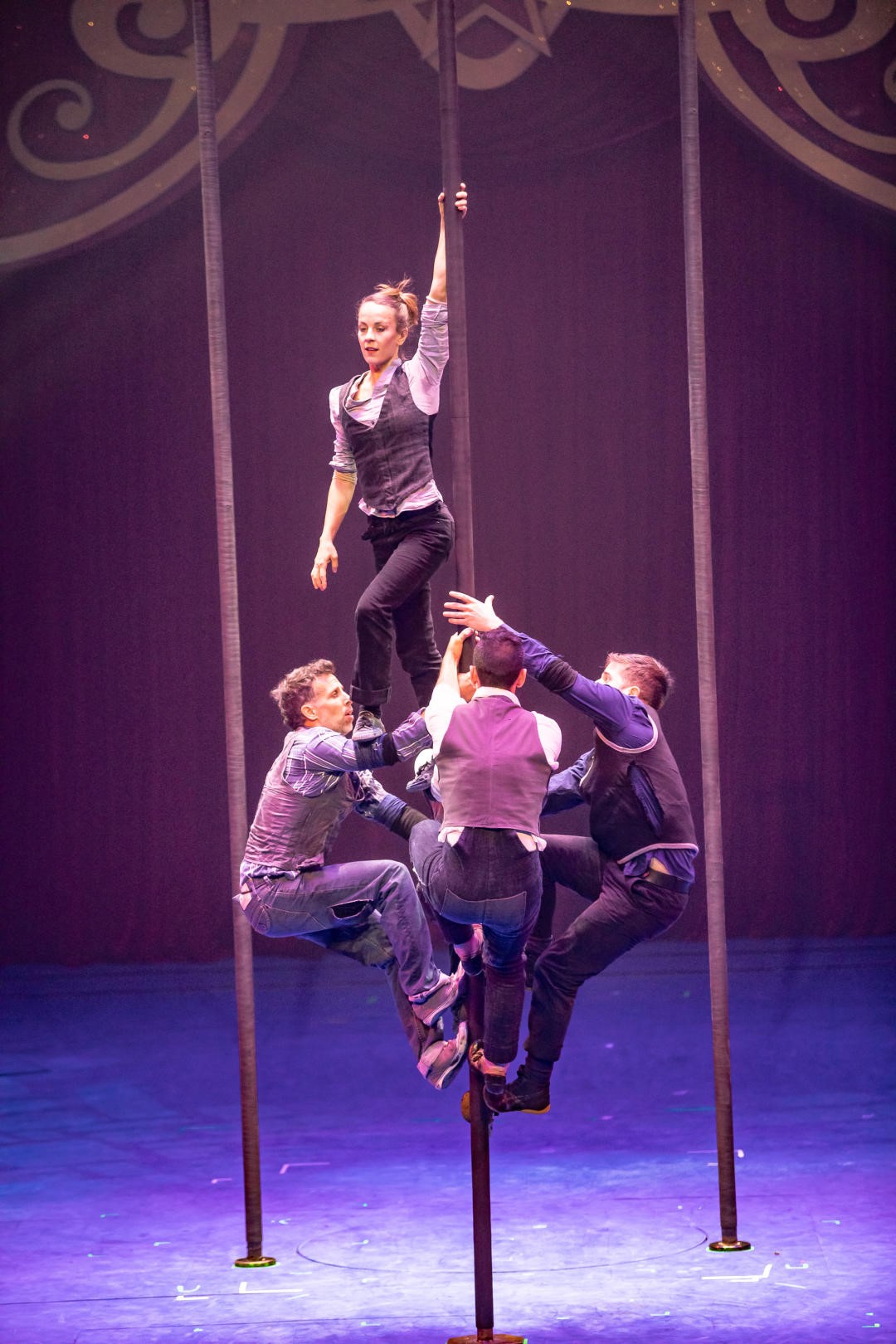 Entre Nous 3 - Weihnachtscircus Hannover